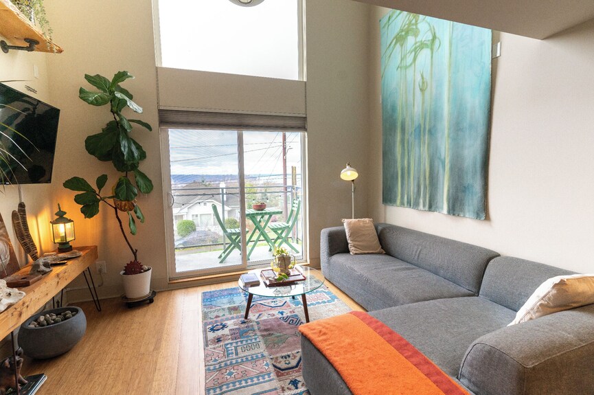 Modern Townhouse- A Prime World Cup Spot! - Kirkland, WA