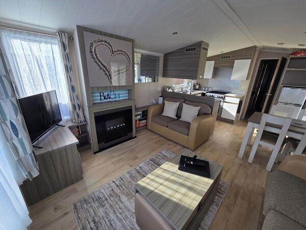 Seaside 6-person Caravan At Rockley Park - Dorset