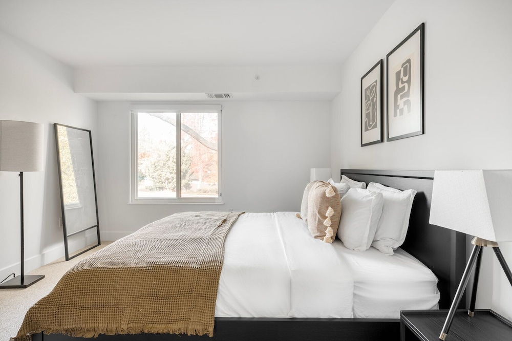 Deluxe Menlo Park 2br W/ Gym, Pool & W/d, Nr Vc Firms, By Blueground - Palo Alto, CA