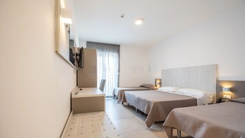 Cofre no quarto, secretária 