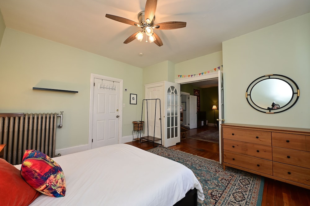 3R Chelsea - Boston - Chelsea | Vrbo