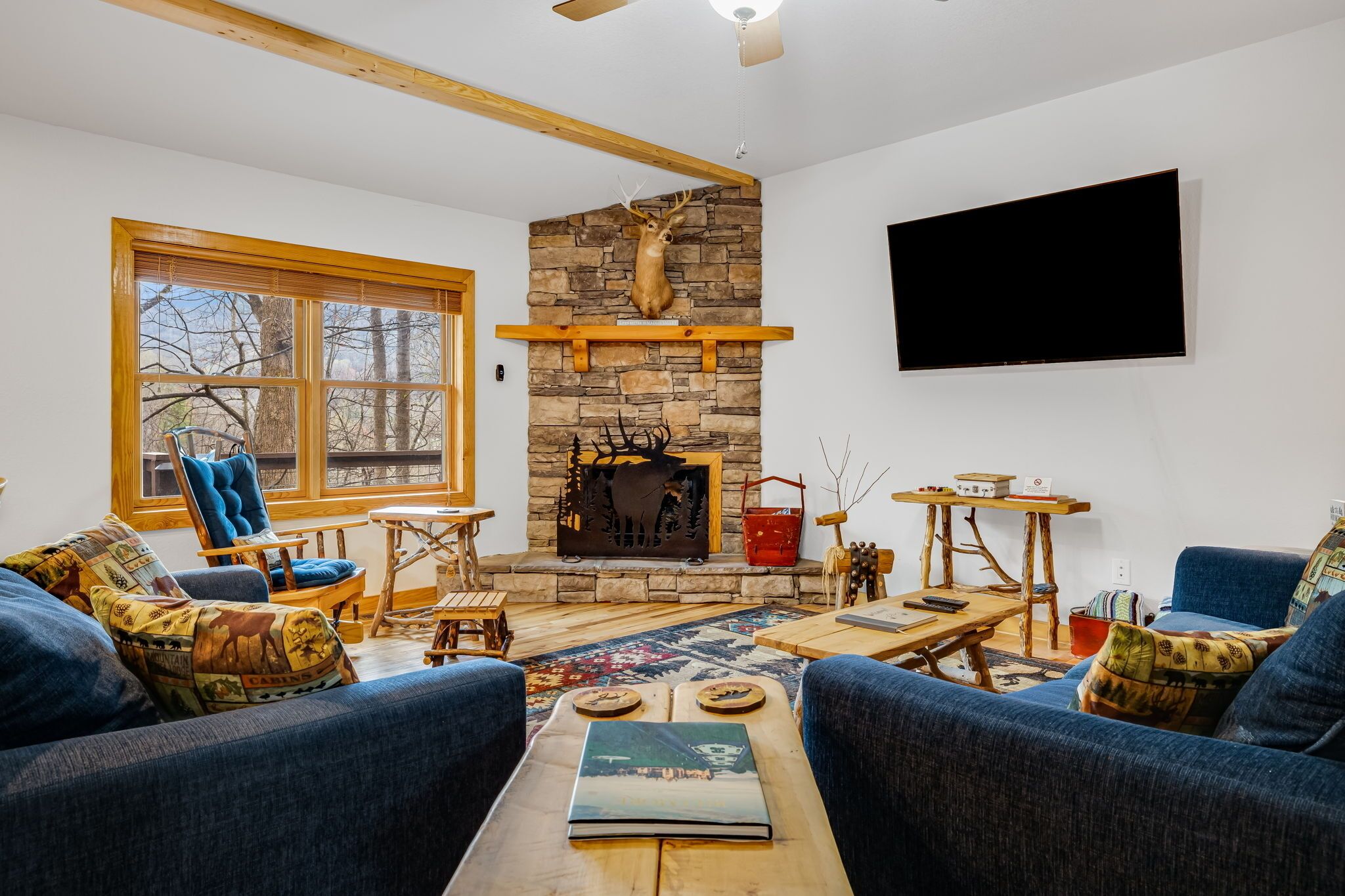 Lovely, One-story Cabin In A Serene Mountain Country Club - Golf, Fish, And Ski - Maggie Valley, NC