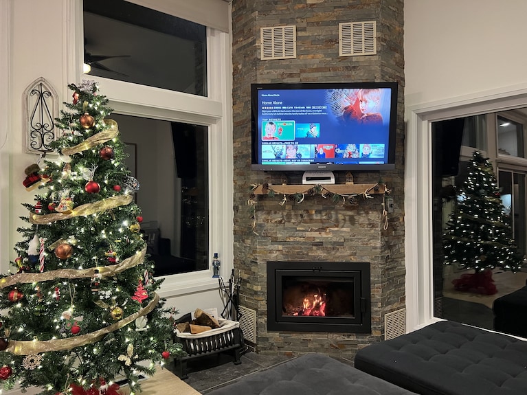 Lake Front Cottage / Hot Tub, Sauna , Arcade - Kawartha Lakes