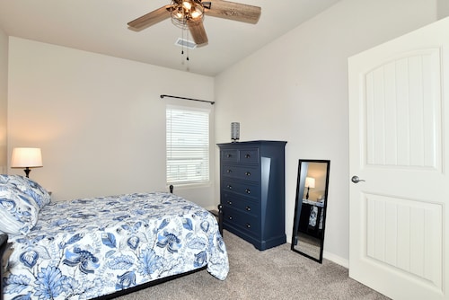 Windsor Grand Retreat Townhouse - Dogs Allowed - Fort Collins, CO