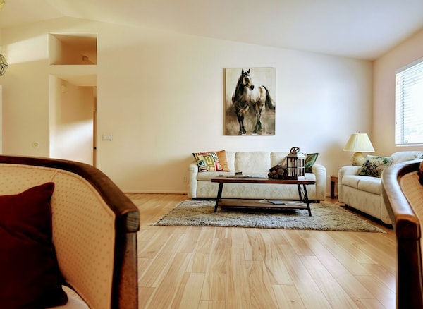 Private Bedroom In Western Horizon Home - Californië