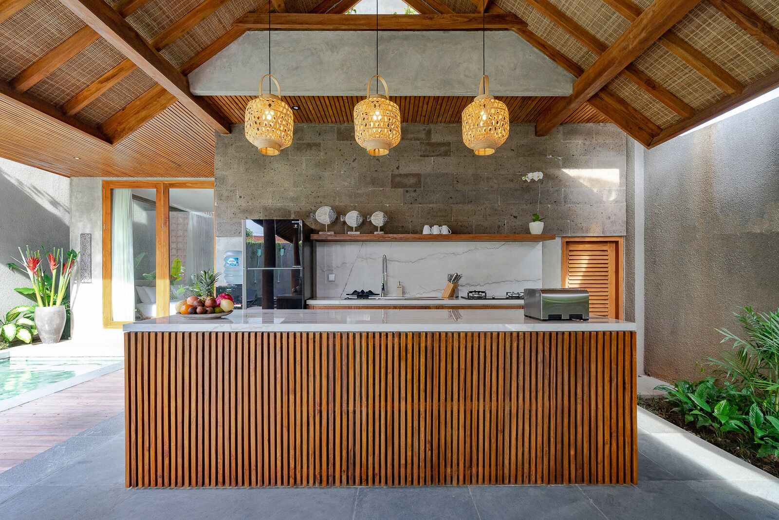 Villa, 3 quartos, piscina privativa | Cozinha privada | Um frigorífico/congelador grande, um micro-ondas, uma placa de cozinha 