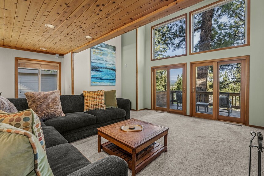 Martis Valley Vistas - Bright Family Home With Private Hot Tub, 2 Living Rooms, Near Golf - 太浩湖