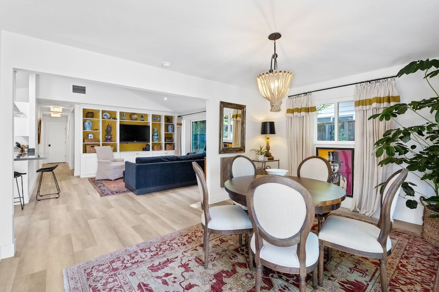 Art Collector's Sophisticated Home - Napa Valley