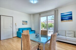 Sala de estar | Smart TV de 60 de polegadas com canais digitais, televisor, impressoras