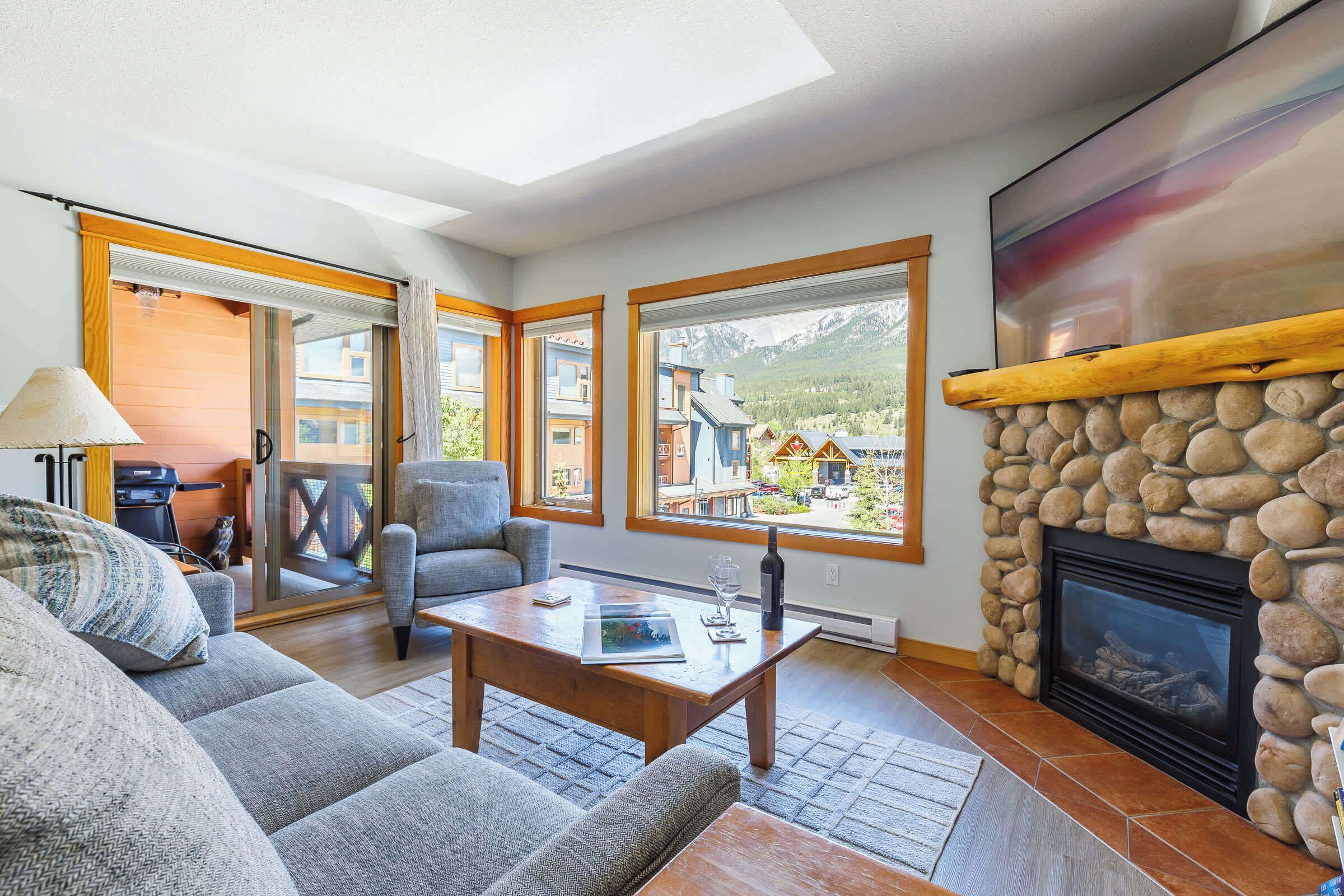 Heart Of Canmore - Pet Friendly W/ Rooftop Hot Tub - Canmore