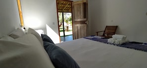 Quarto Duplo ou Twin Standard, 1 cama de casal ou 2 camas individuais, casa de banho privativa | Minibar, Wi-fi grátis 