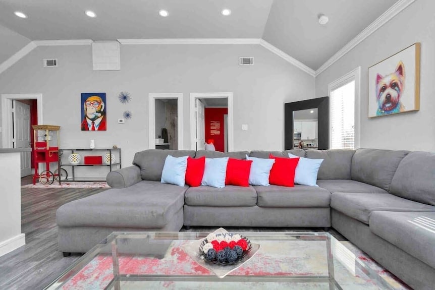 Stylish Prolificsuite In Central Houston - Houston, TX