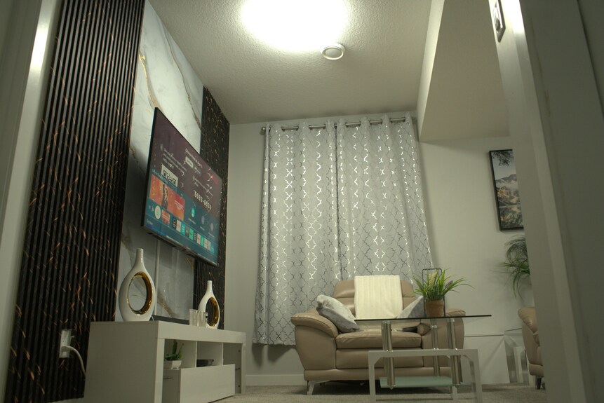 Entire Guest Suite 2 Bedroom, Private Entrance - 알버타