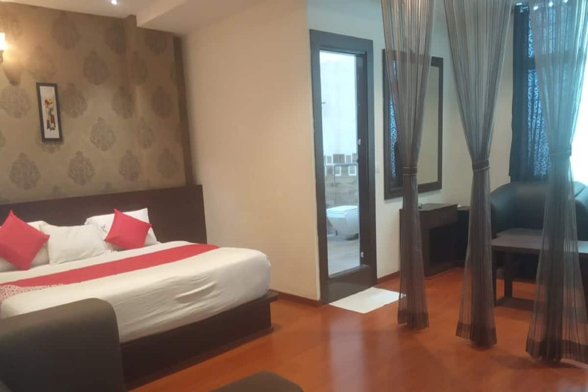 Escrivaninha, Wi-Fi de cortesia, roupa de cama
