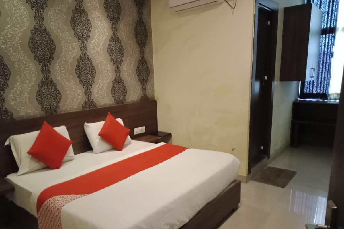 Escrivaninha, Wi-Fi de cortesia, roupa de cama