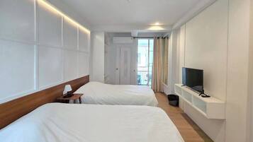 Quarto duplo standard | 1 quarto, escrivaninha, Wi-Fi de cortesia, roupa de cama