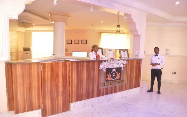 Fisher Suites And Apartment - Abuja