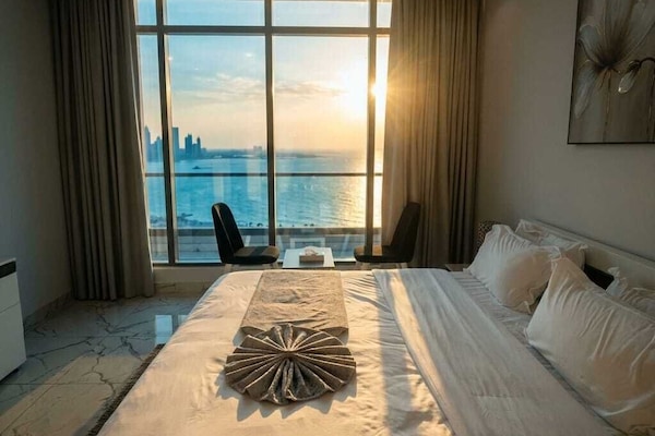 Apartamento Familiar | Secretária adequada para computadores portáteis, quartos insonorizados