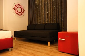 Edredões de penas, camas de colchão viscoelástico, cofre no quarto 