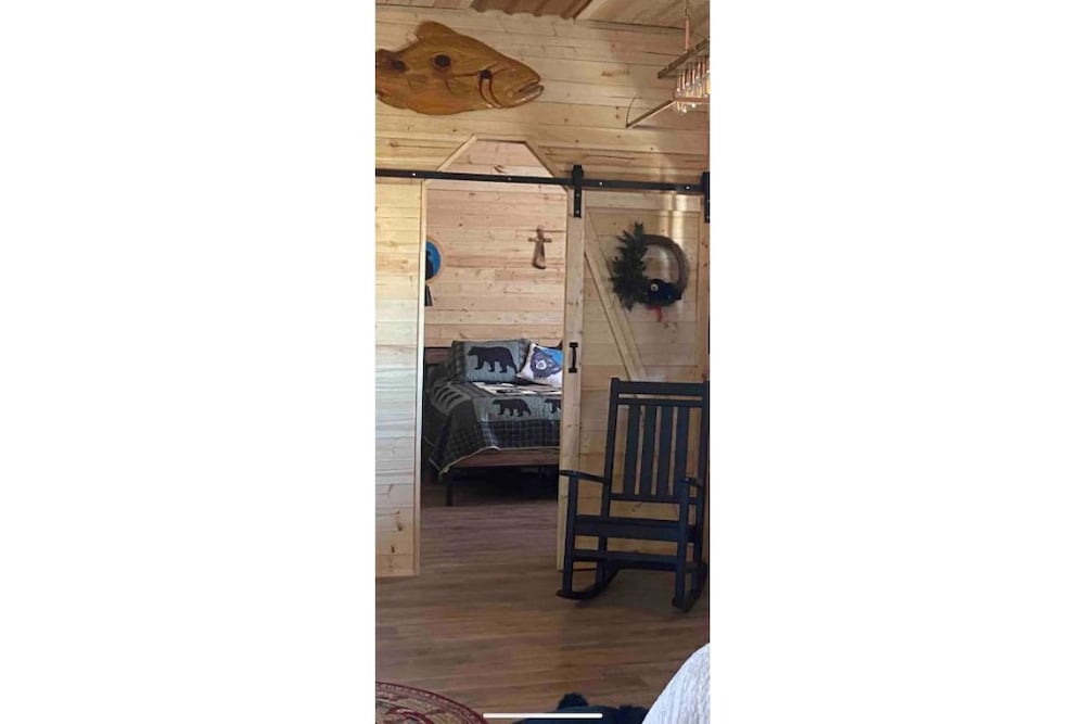 The Bear’s Den. 1 Bedroom 1 Bathroom. Sleeps 4 - Clayton, NM