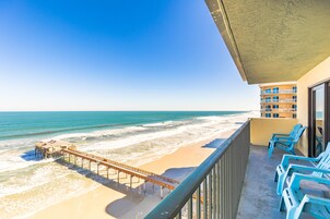 Penthouse Deluxe, 2 quartos, vista para o oceano, em frente à praia | Vista da varanda