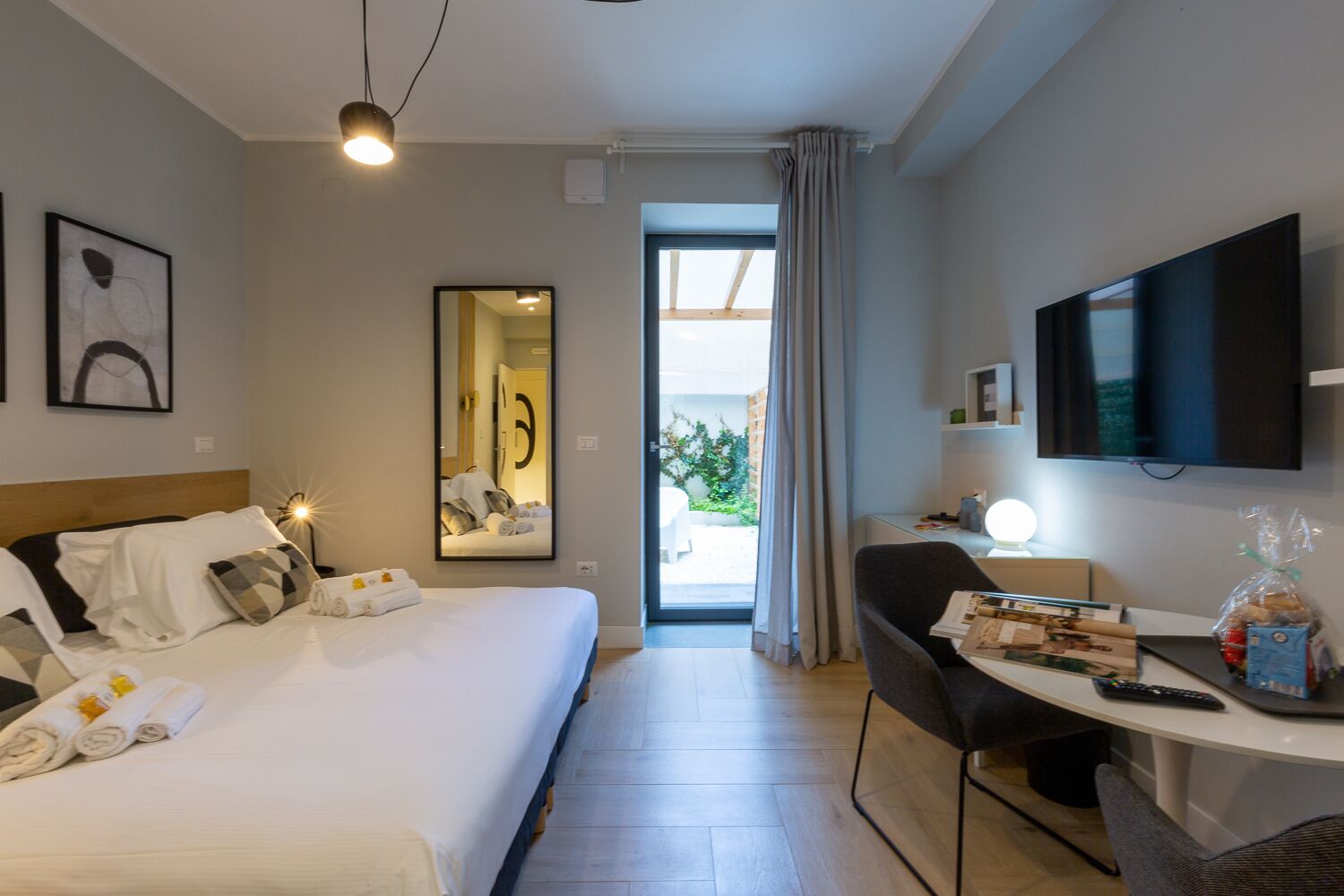 Quarto | Roupa de alta qualidade, edredões de penas, minibar, cofre no quarto 