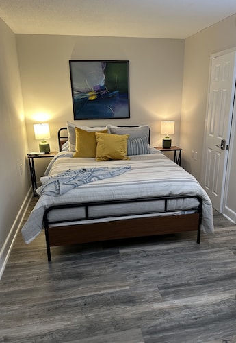 Clean 1bd Apt With 10 Min Walk To Downtown Stamford - Stamford, CT