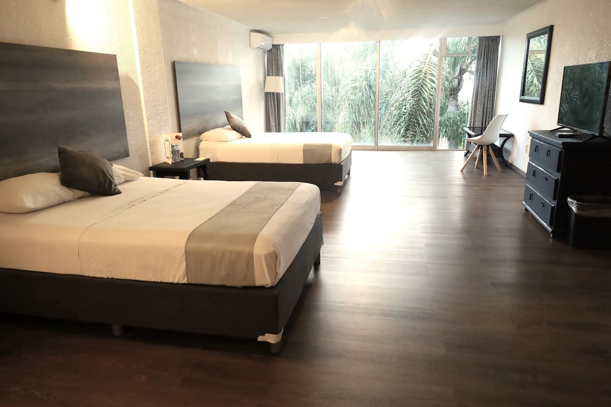Quarto casal standard, 1 quarto, vista para a cidade | 1 quarto, Wi-Fi de cortesia, roupa de cama
