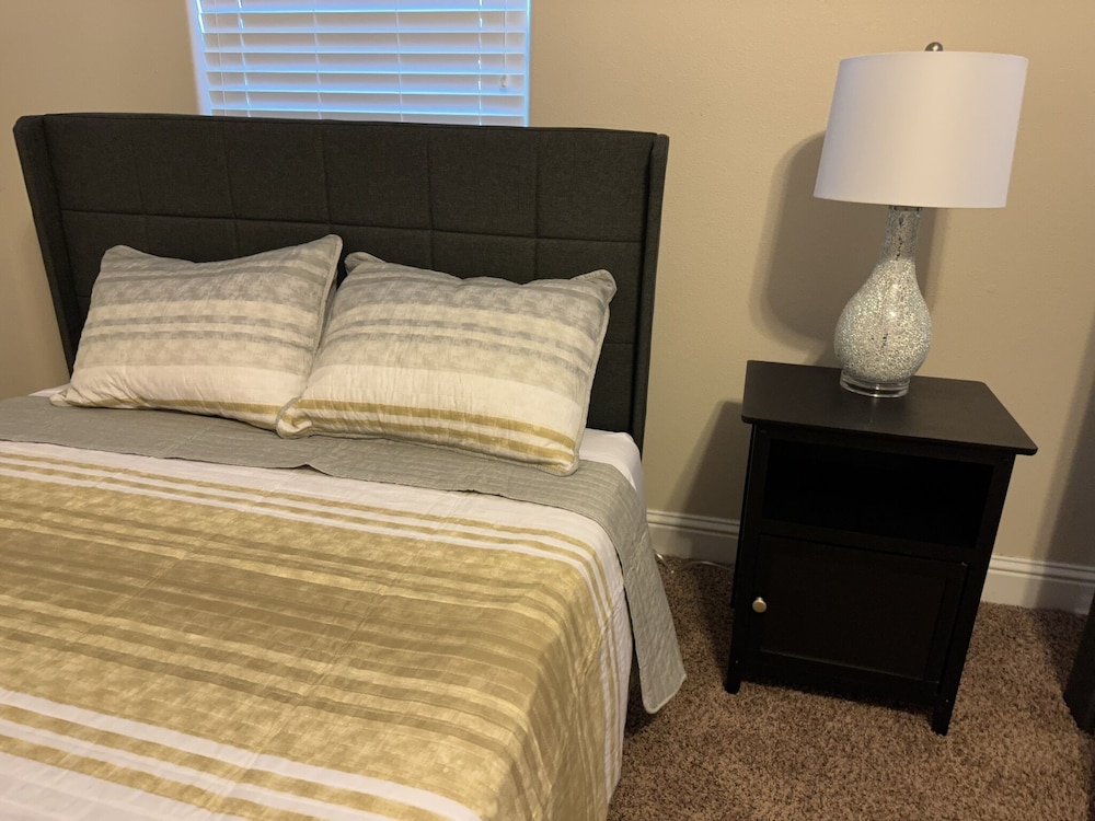 Mile High Retreat - Spacious 4-bedroom Home - Midland, TX
