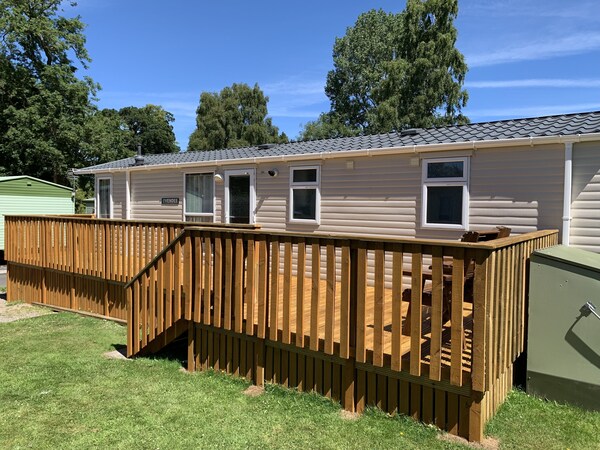 Devine's Caravan Sleeps 6 By River - Northumberland