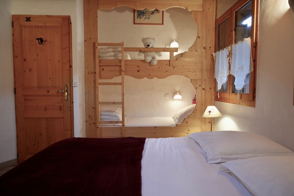 "Les Barmés" 8Pers Fireplace Terrace Private garage & parking CENTRE ...