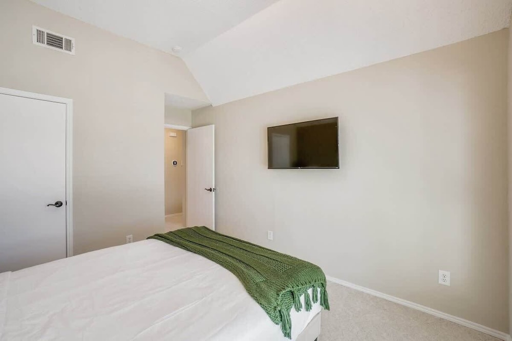 Melody Home Near Grapevine, Dfw Airport W Backyard - Grapevine, TX