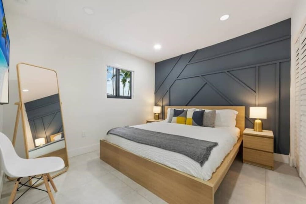 5BR Miami Oasis: Heated Pool, Spa & Basketball - Cutler Bay | Vrbo