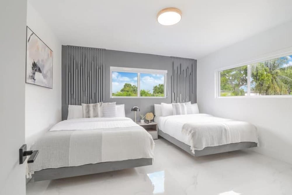 Family 5BR Miami: Resort Pool, Sports & BBQ Oasis - Miami Gardens | Vrbo