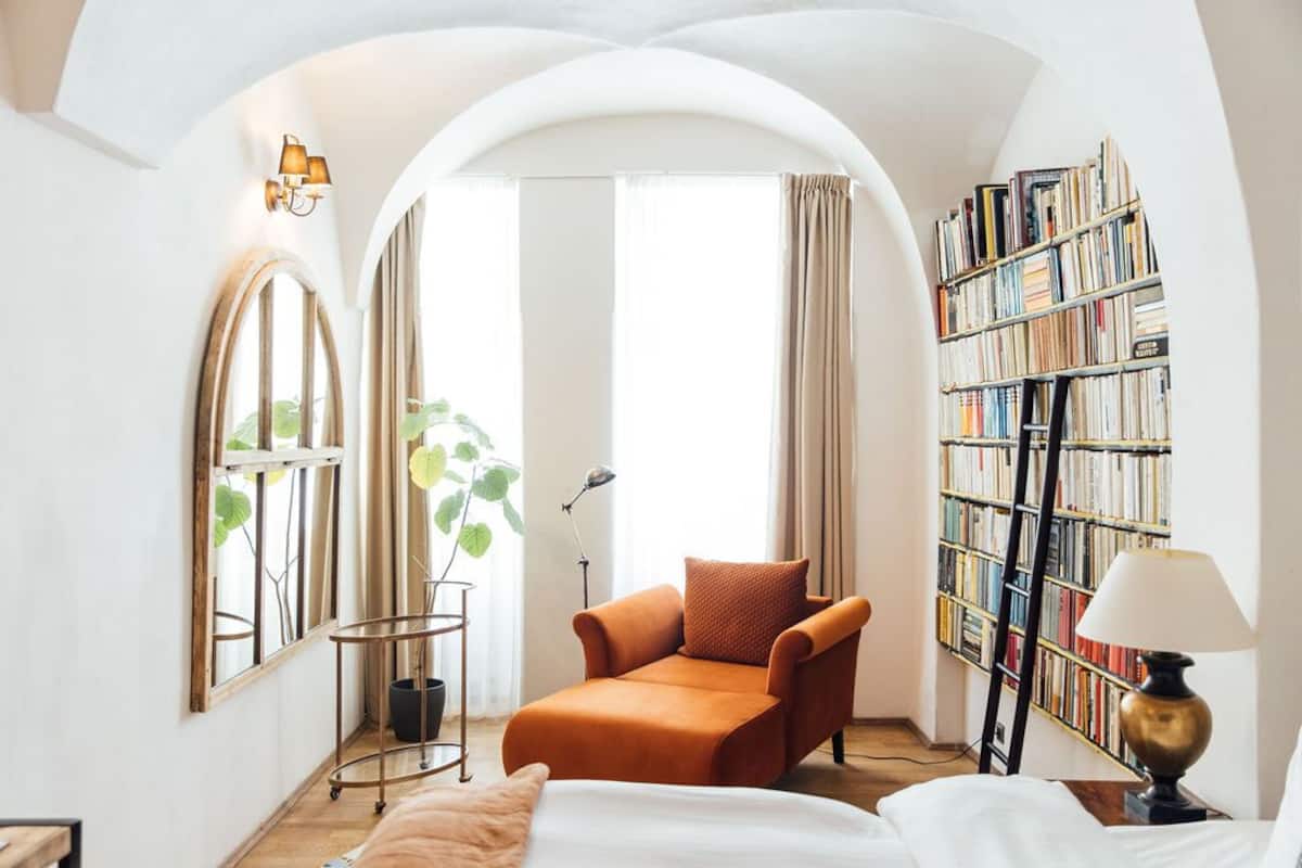 Suite Júnior, 1 cama king-size | 1 quarto, cofre no quarto, com decoração personalizada