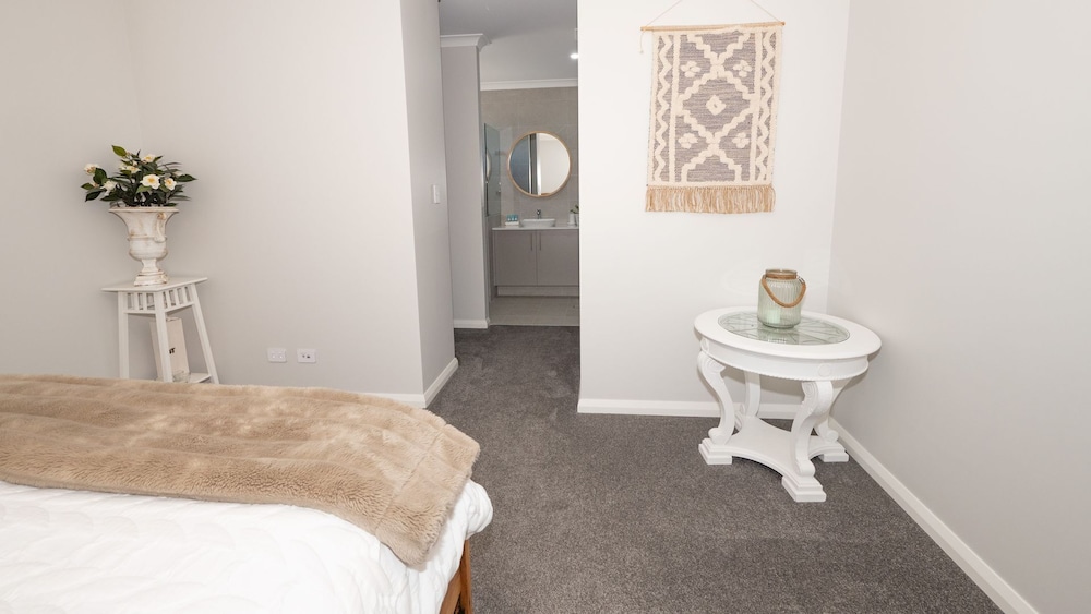 Serenity by the Sea - centrally located new build home - Busselton | Vrbo