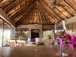 Quarto Duplo ou Twin de Luxo, terraço, vista para o mar | Receção