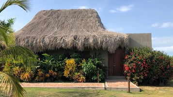 Quarto Duplo ou Twin de Luxo, terraço, vista para o mar | Terraço/pátio interior