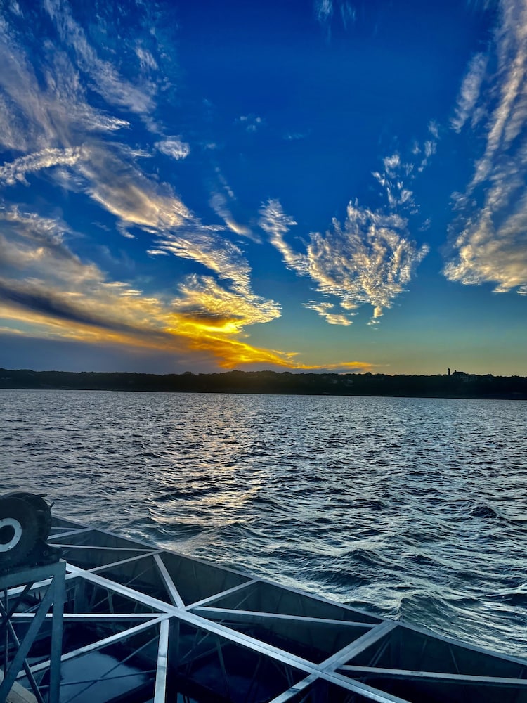 Houseboat **Casa Ocaso** on Beautiful Lake Travis - Rocky Ridge | Vrbo