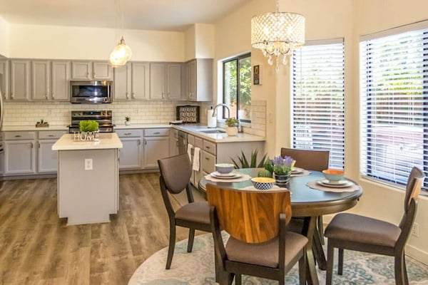 New Family-friendly Remodeled Pool, Hot Tub, Golf - 챈들러