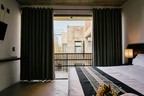 Secretária, secretária adequada para computadores portáteis