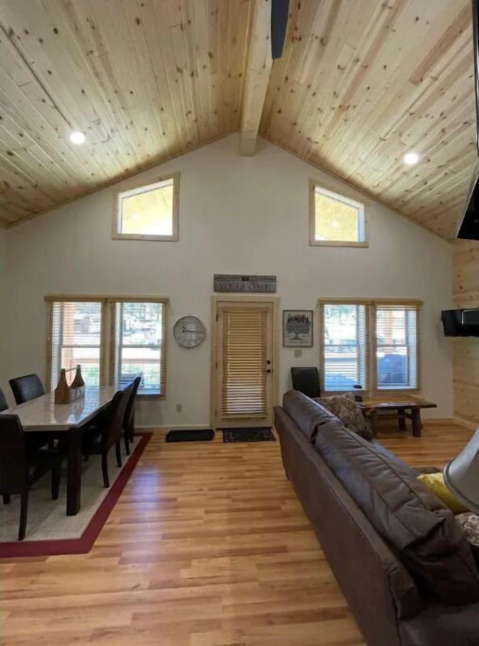 4k River Ranch  River Cabin 4 (Sleeps 6) - Red River, NM