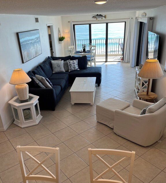 Spectacular 7th Floor Condo On The Beach, South East Corner Unit - ポートセントルーシー, FL