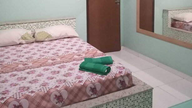 Quarto Duplo Económico | Roupa de cama fornecida 