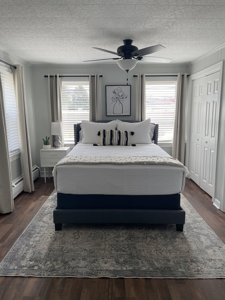 Minutes From Hershey! Perfect For A Small Family. Private Backyard - Hershey, PA