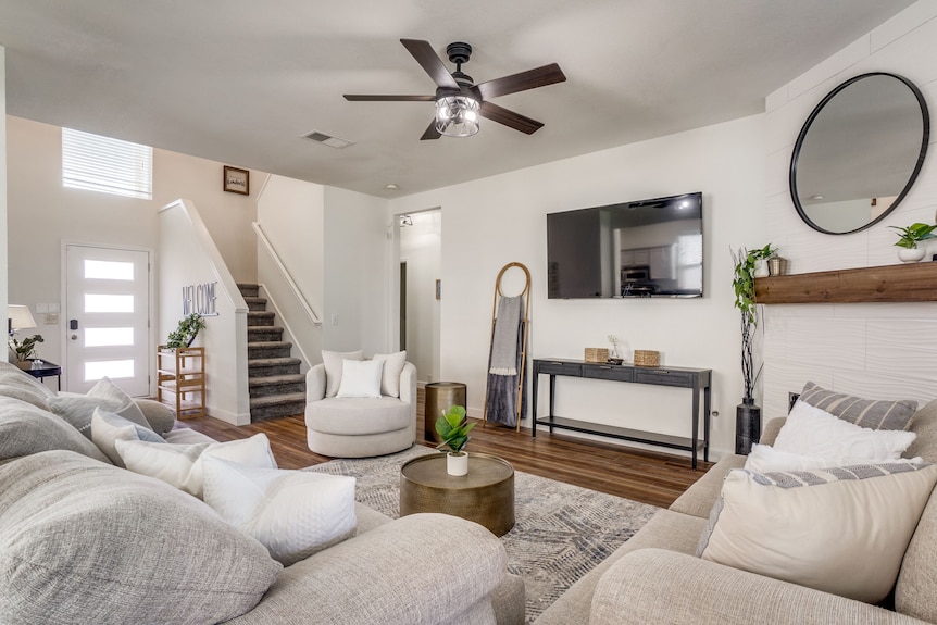 Relax Near Little Elm & Lake Lewisville Pool, Spa, Game Room & 2 King Beds! - Denton, TX