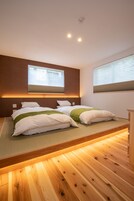 Casa básica | 3 quartos, Wi-Fi de cortesia, roupa de cama