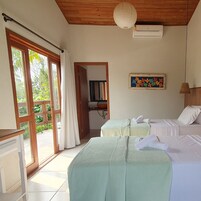 Quarto superior | Frigobar, quartos à prova de som, Wi-Fi de cortesia, roupa de cama