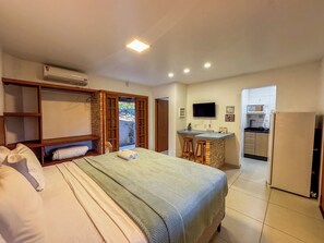 Estúdio, cozinha, vista para o jardim | Minibar, quartos insonorizados, Wi-fi grátis, roupa de cama fornecida 
