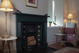 Quarto superior | Cofres nos quartos, individualmente decorados